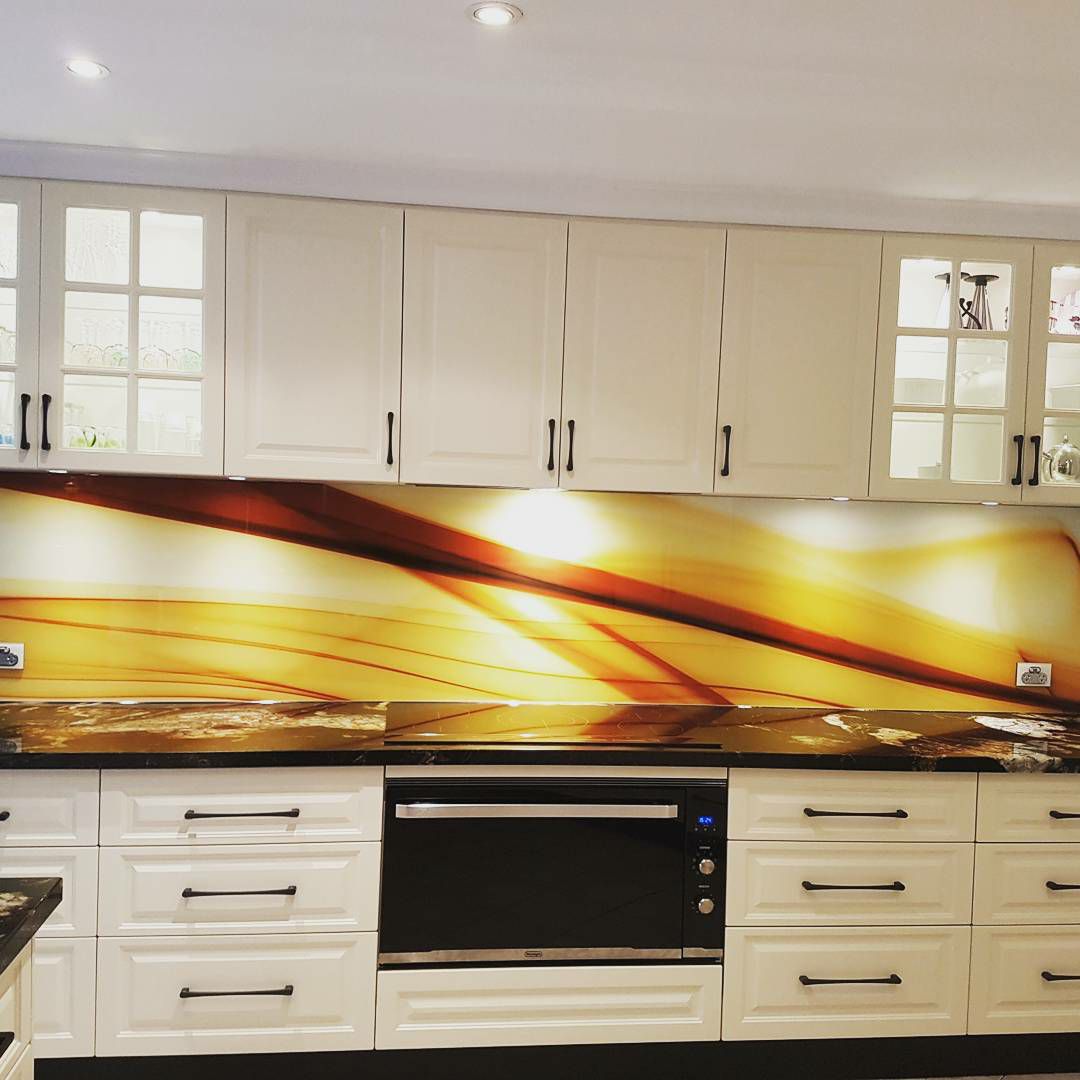 Custom Fitted & Professional Installation Glass Splashbacks